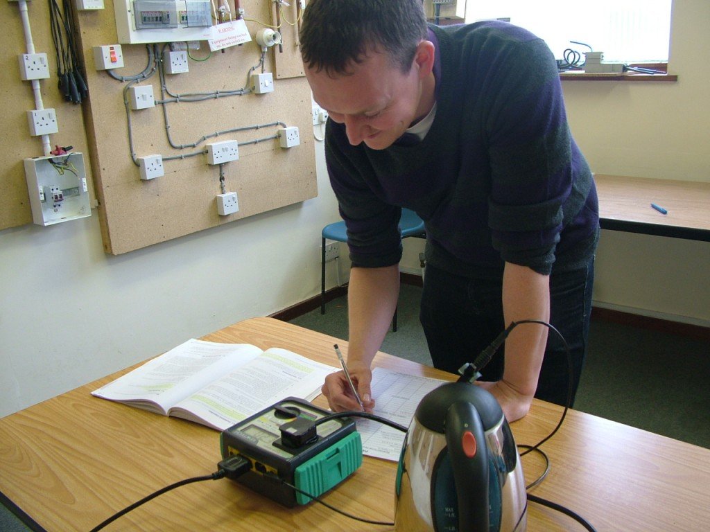 Electrician Courses for Beginners – Basic Electrical Training | The ...